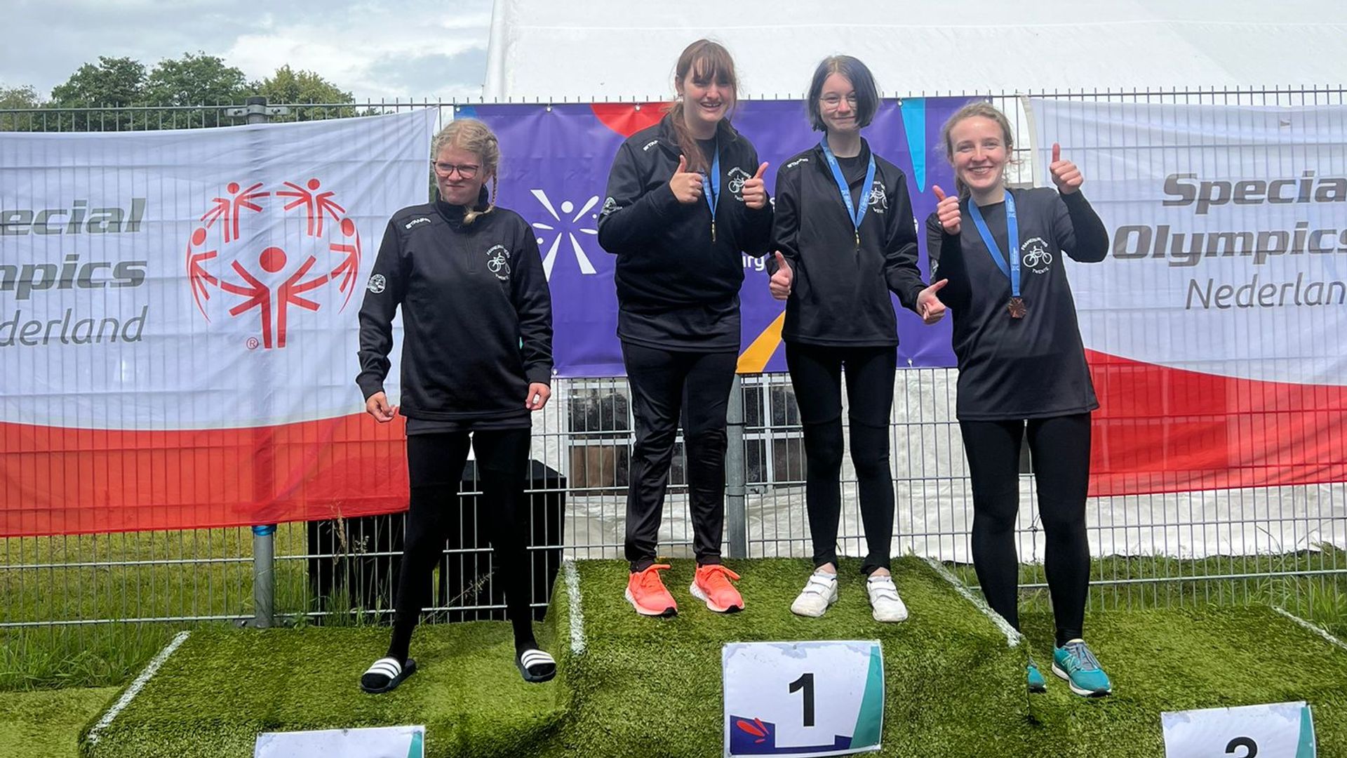 Framerunners oet Twente grossieren in medailles op Special Olympics ...