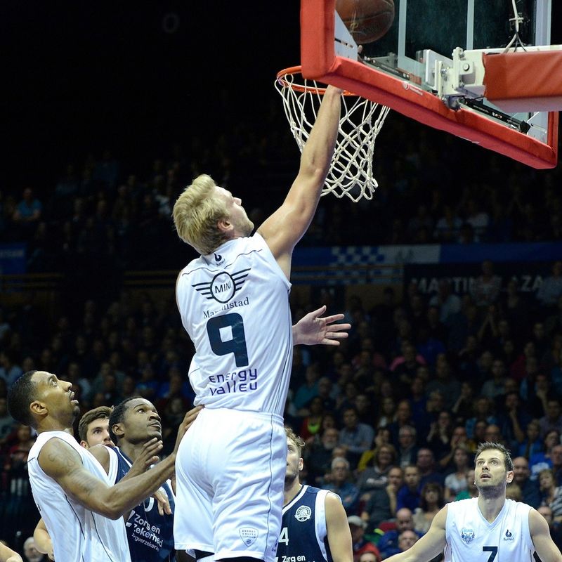 Bas Veenstra gaat basketballen in Spanje - RTV Noord