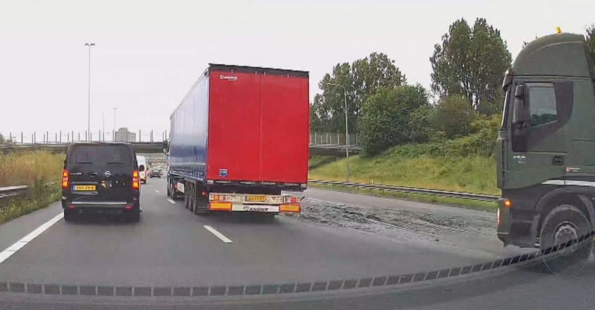 Flinke file op A4 door modder en kapotte vrachtwagen - Rijnmond