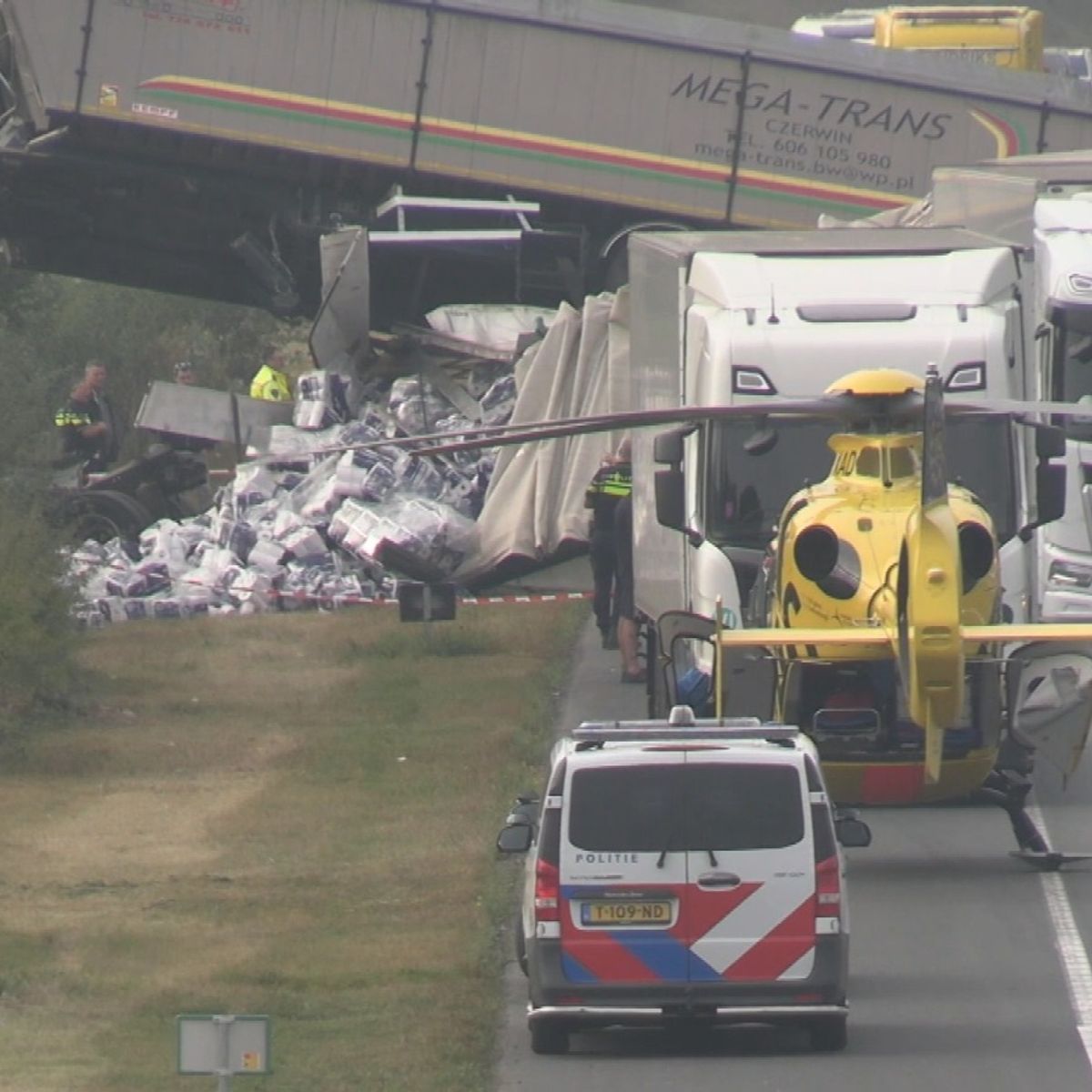 Snelweg A73 blijft hele nacht dicht na dodelijk ongeval met vier vrachtwagens - L1 Nieuws