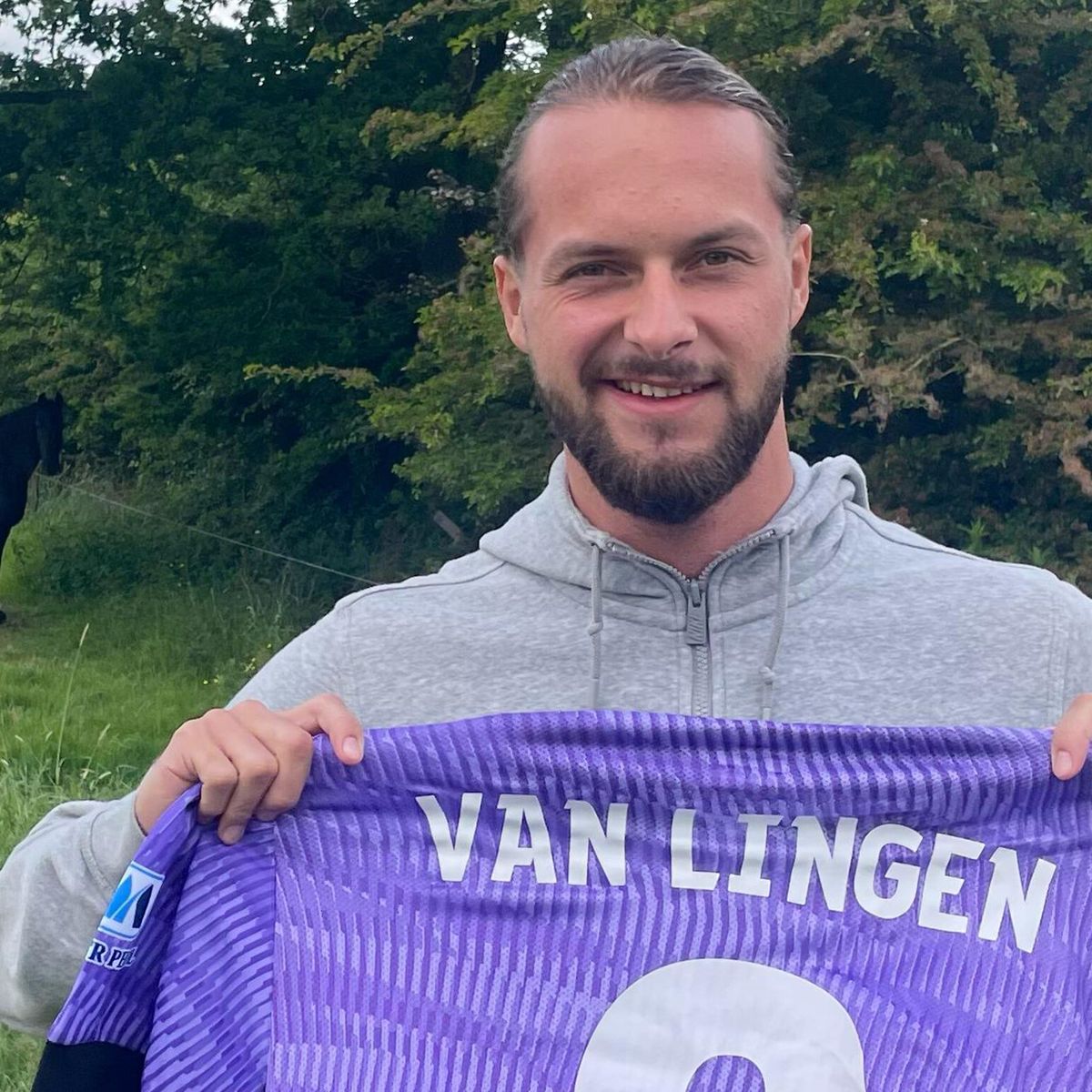 Under stroom en gjin lean, mar fuotballer Oege-Sietse van Lingen bliuwt ...