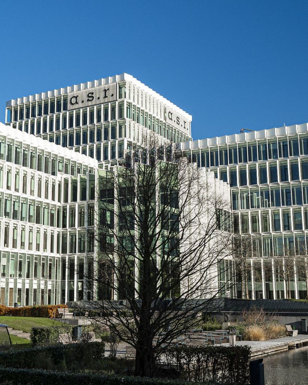 Utrechts ASR neemt concurrent over en is nu 1 na grootste verzekeraar ...