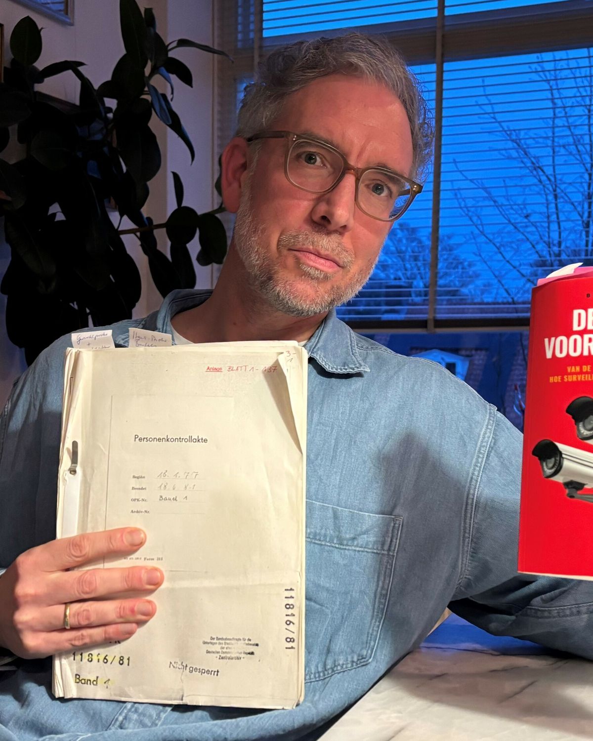 Sabine Hardus werd gevolgd door Stasi, zoon Bob waarschuwt voor big ...