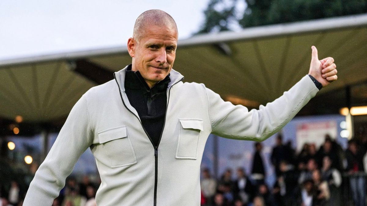 Bas Sibum pakt eerste prijs als hoofdtrainer: 'Roda JC leeft weer ...