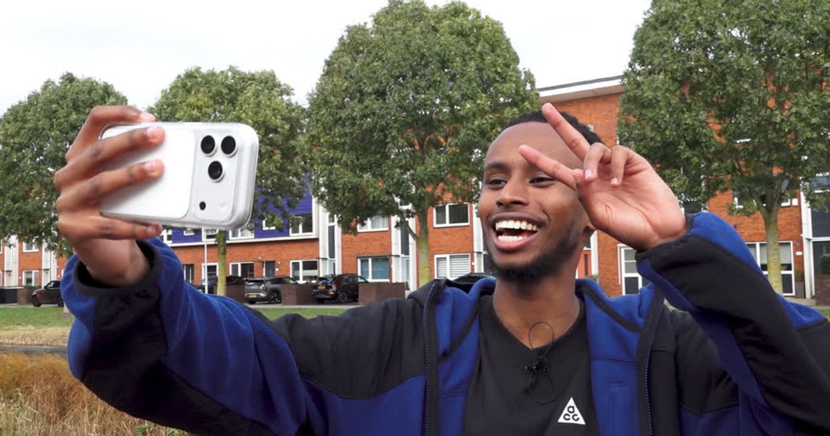 YouTuber Chatmo met Wesley Sneijder naar WK fantasie-voetbal - Rijnmond