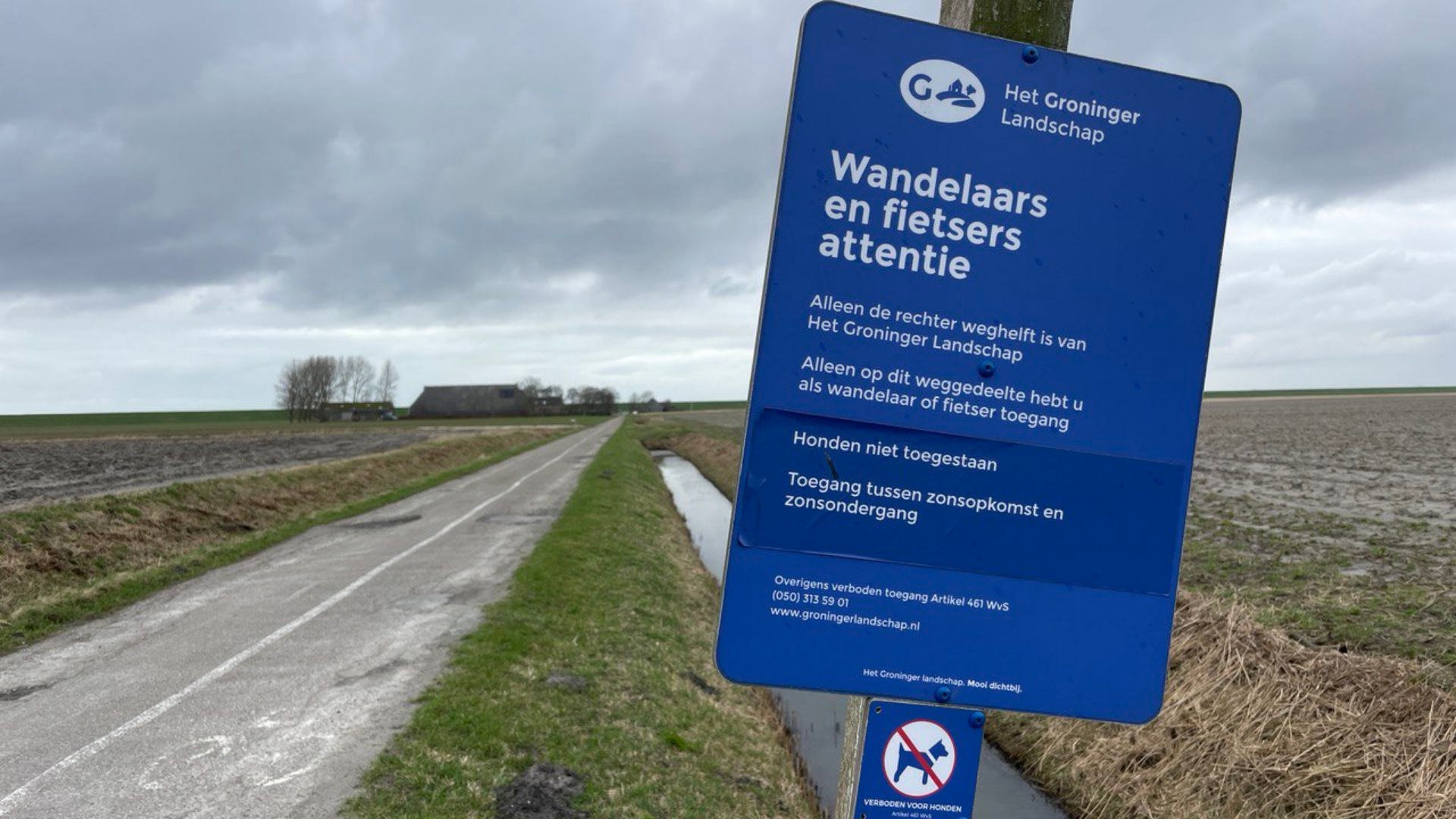 Bizar: deze weg mag maar voor de helft gebruikt worden - RTV Noord
