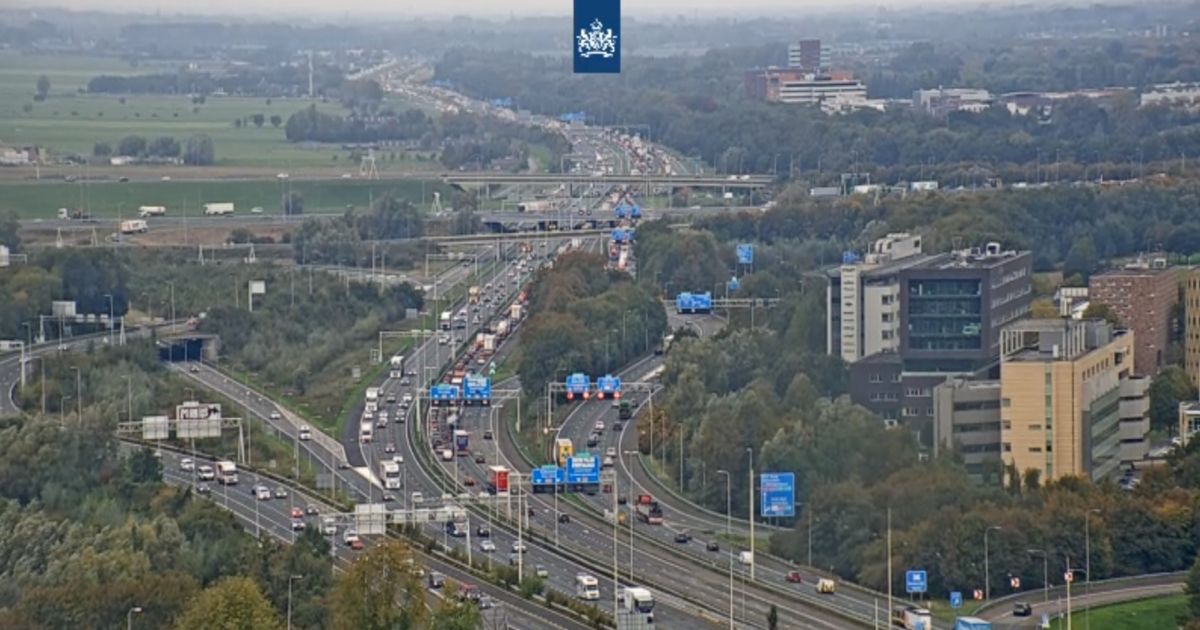 Weg weer vrij na ongeluk A12 dat eindigde in sloot - RTV Utrecht