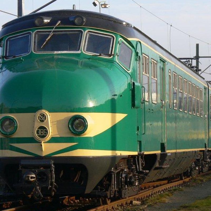 NS laat historische treinen weer rijden: Muizeneus en Hondekop terug op ...