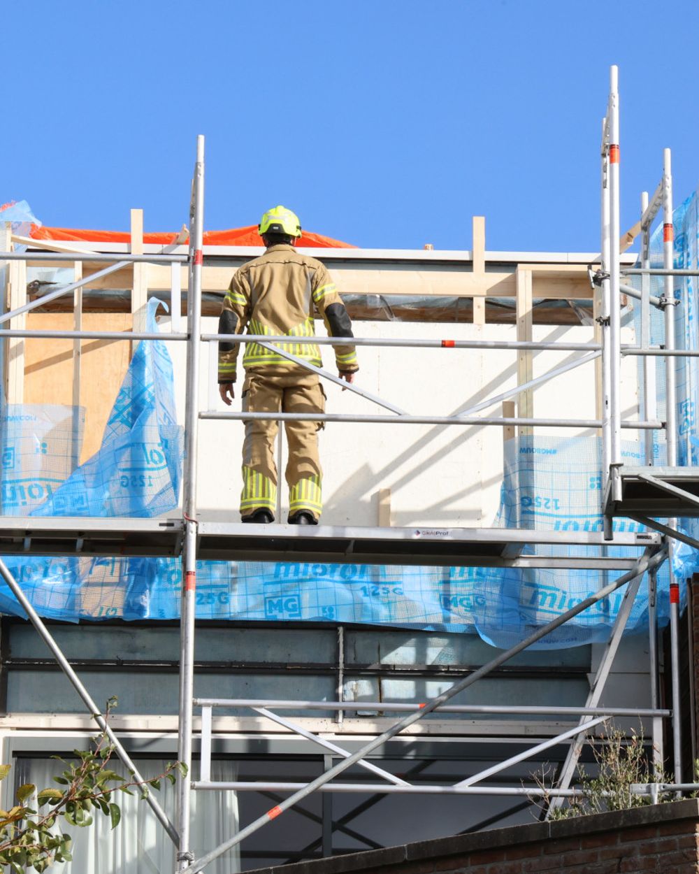 Schade door storm Amy: brandweer in actie op daken, wateroverlast op ...