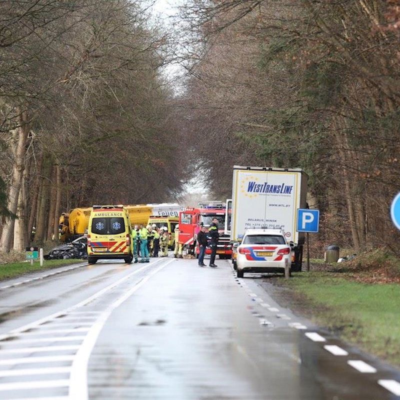 N35 bij Raalte in beide richtingen dicht door ernstig ongeluk - Oost