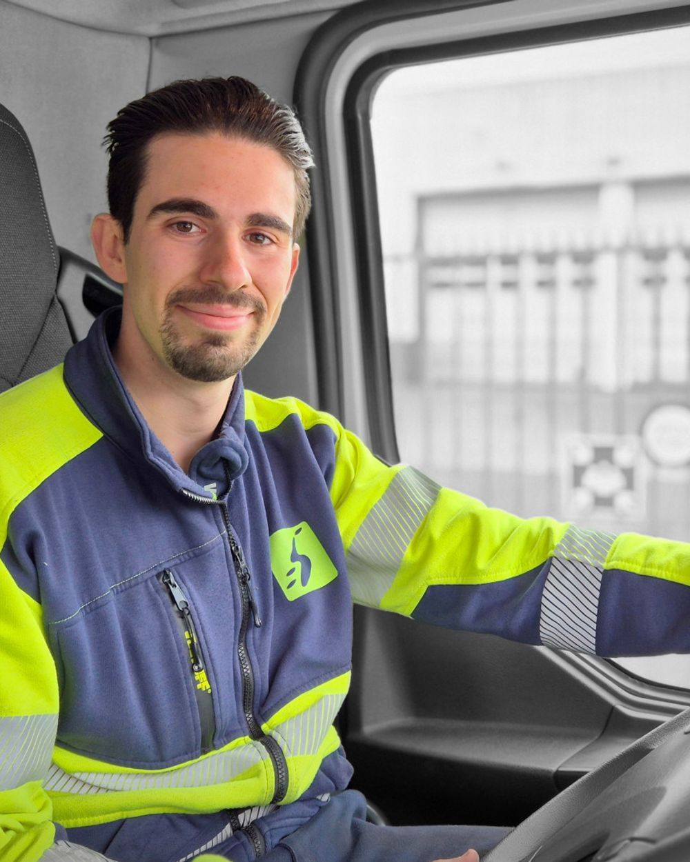 Tim (22) van boodschappenservice naar vrachtwagen: 'Wil niks anders ...