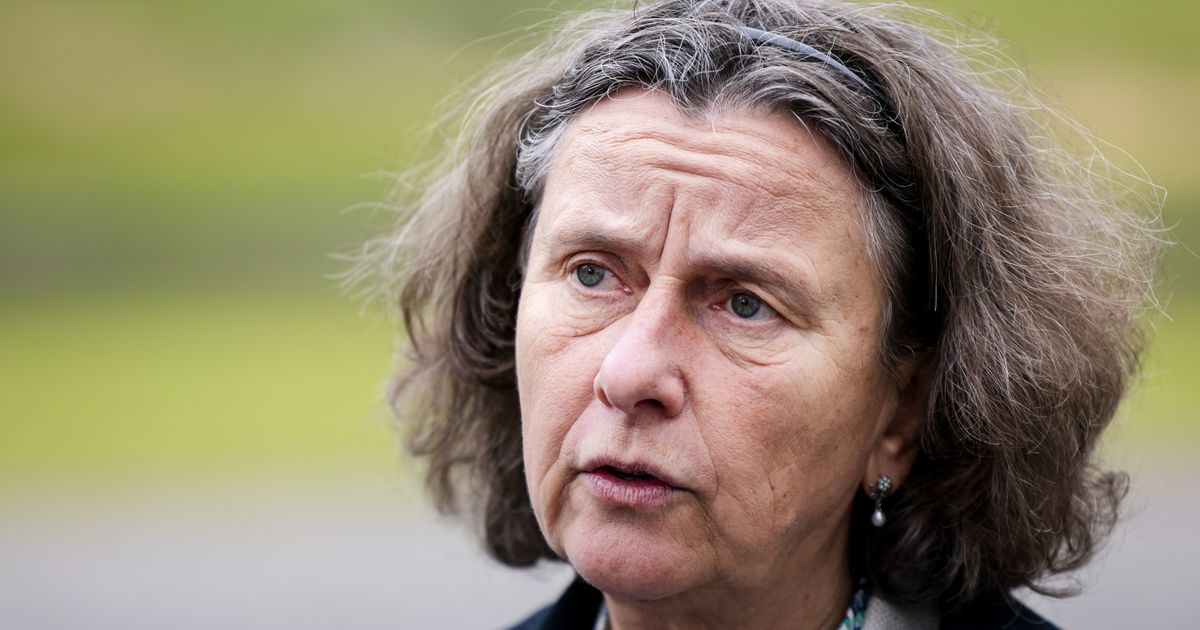 Minister Faber vindt efteling-uitje van azc-jongeren Sint Anne "on-uit ...