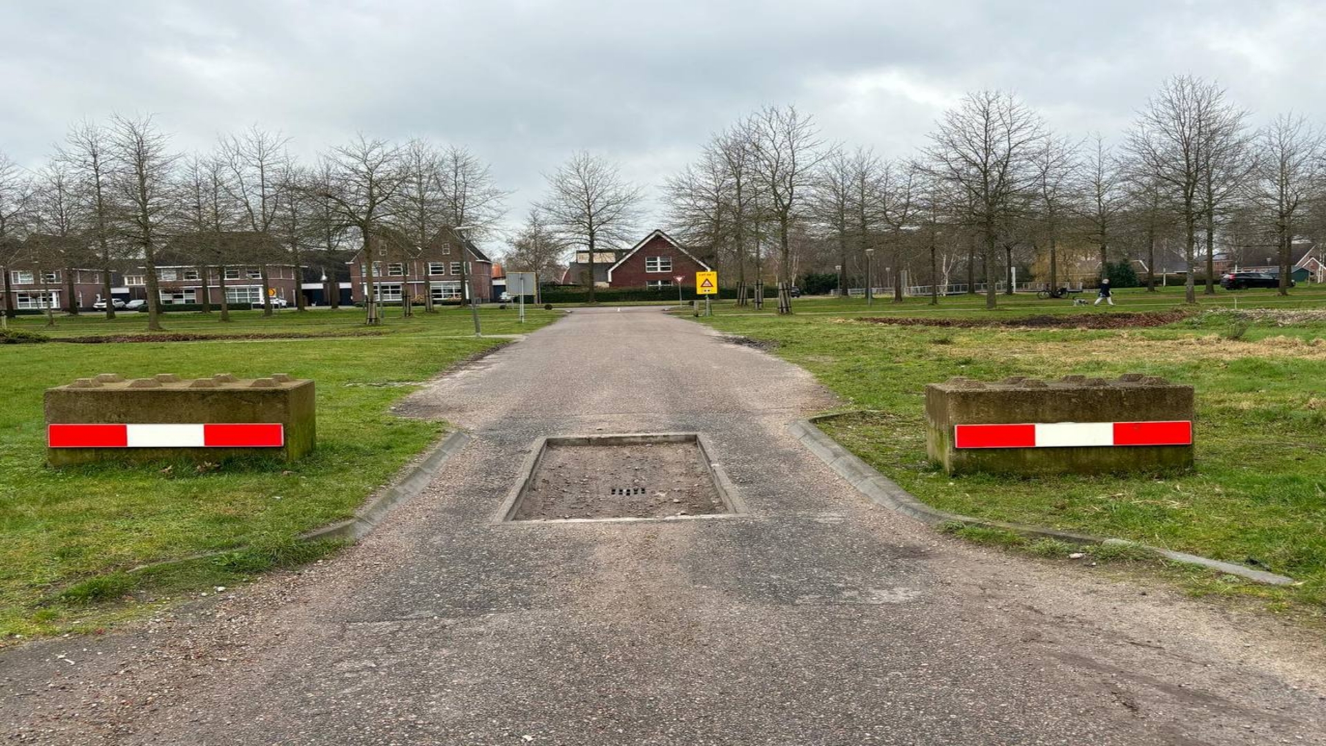 Inwoners bestoken gemeenteraad van Westerkwartier met petities - RTV Noord