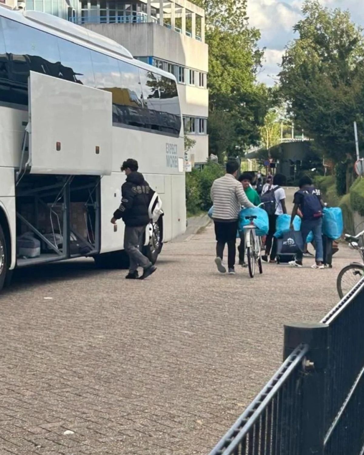 Protesten tegen asielzoekerscentra, maar geen overlast: 'Boodschappen ...