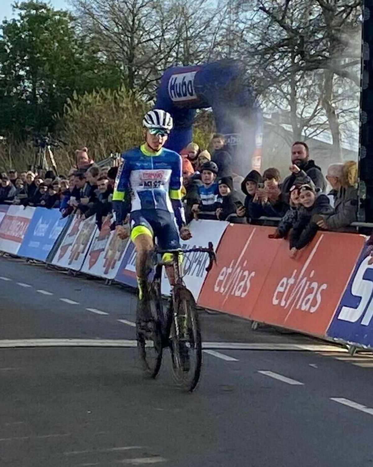 Toptalent Remijn wint Vestingcross voor junioren en rijdt volgend jaar ...