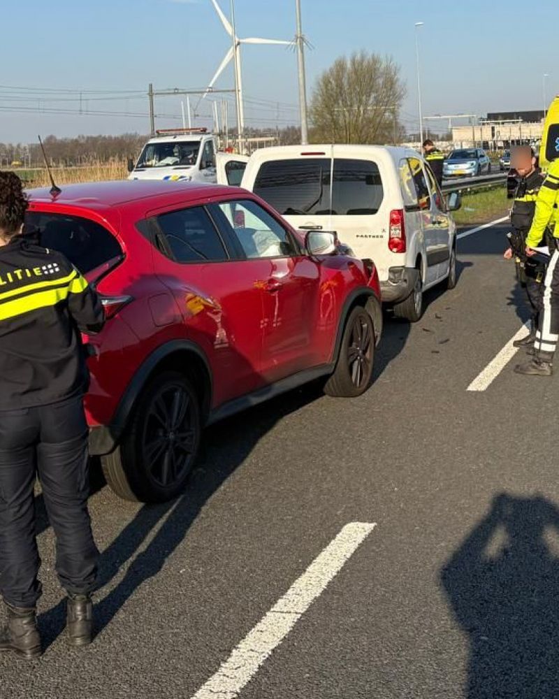 112-nieuws | Ongeluk op A12, files op snelwegen - Aanhoudingen na gewapende woningoverval ...