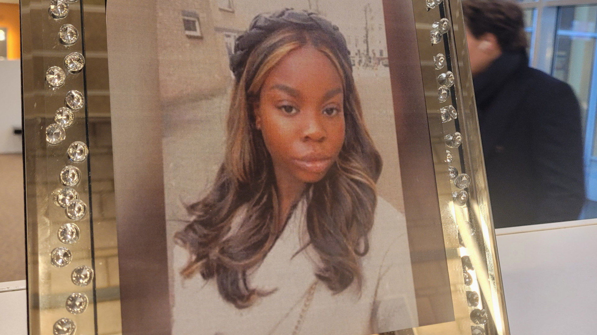 'Stop! Hou op! Want je vermoordt me!': Jihaneve (22) afgeslacht door ...