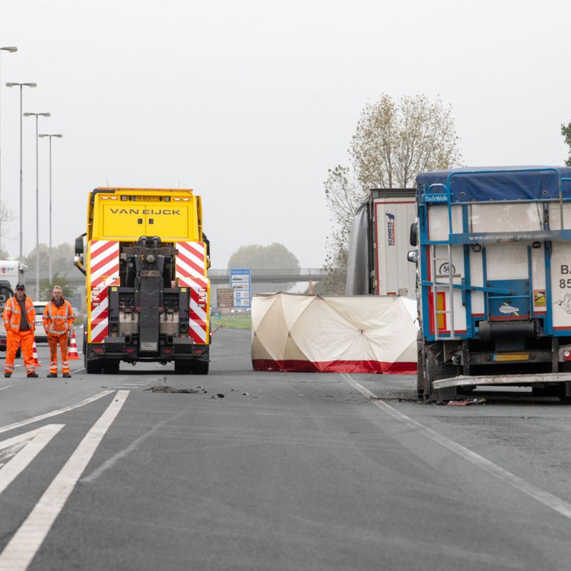 Politie pakt truckers op na ongeluk met twee doden op A4 - Rijnmond
