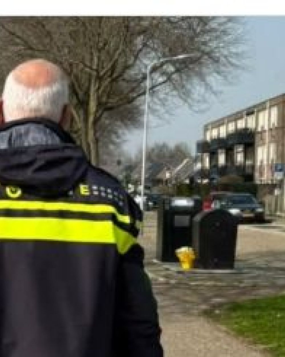 Agent brengt weggelopen peuter thuis - Omroep Gelderland