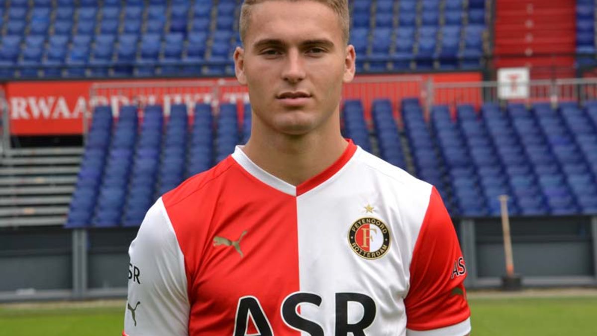 Schenkeveld mag per direct weg bij Feyenoord - Rijnmond