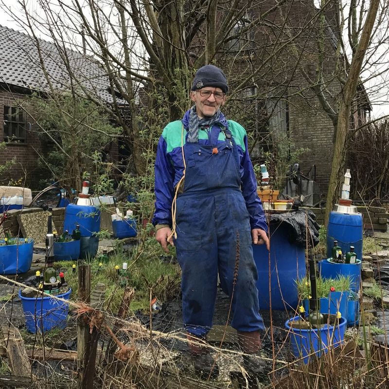 Boer Jan Stam haalt pony in huis: 'Beetje leven in de brouwerij' - RTV ...