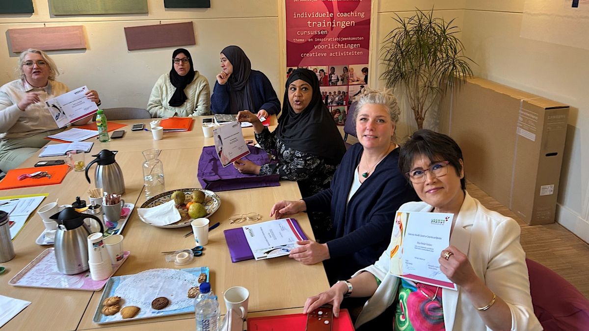 Doek valt voor Stichting Yasmin: 'We laten kwetsbare vrouwen vallen, dat breekt m'n hart' - Den ...