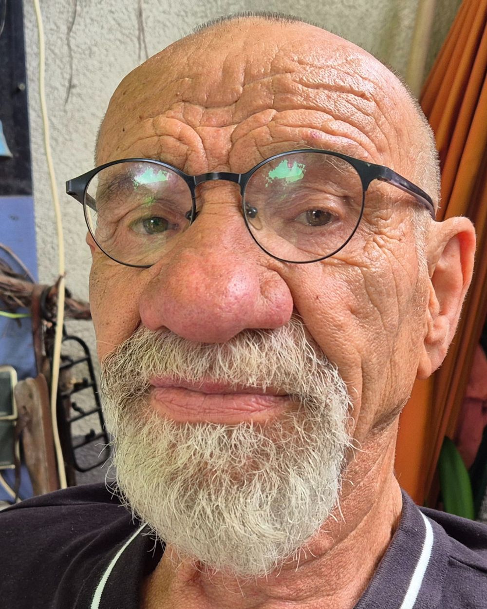 Ooit zo'n grote neus gezien? Ted (74) nieuwe kampioen met gigantische ...