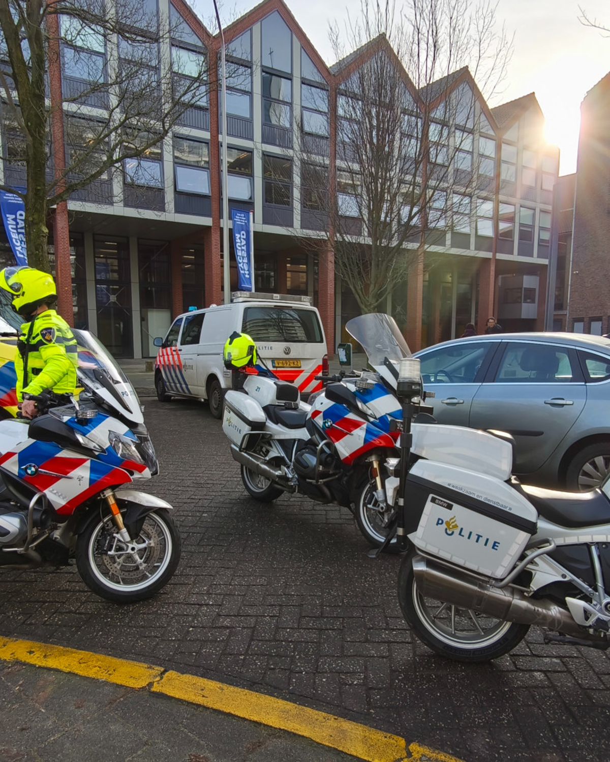 Tieners die werden aangehouden na dood scholier, nu verdacht van ...