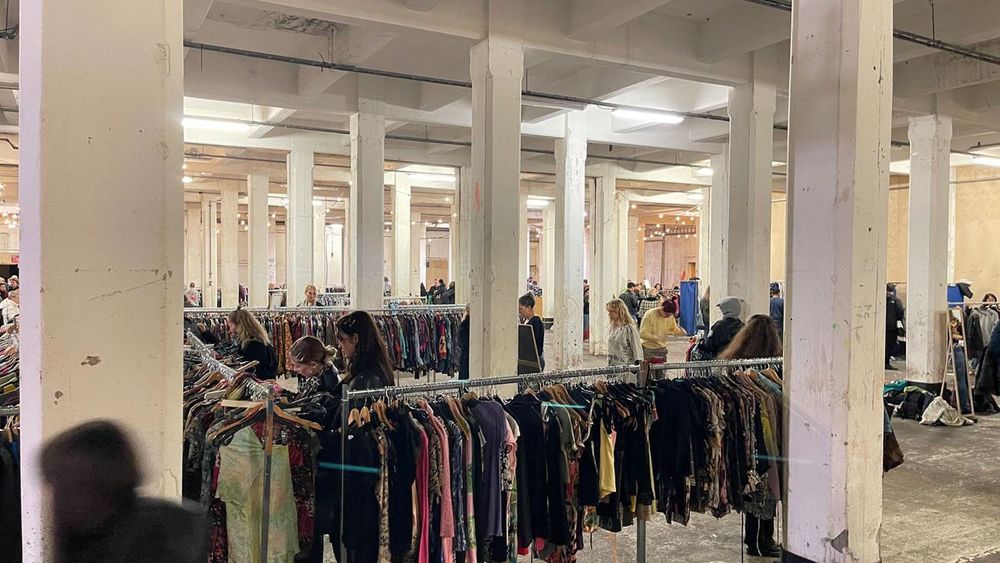 Vintage kleding is in: 'Niet alles hoeft nieuw te zijn' - RTV Noord