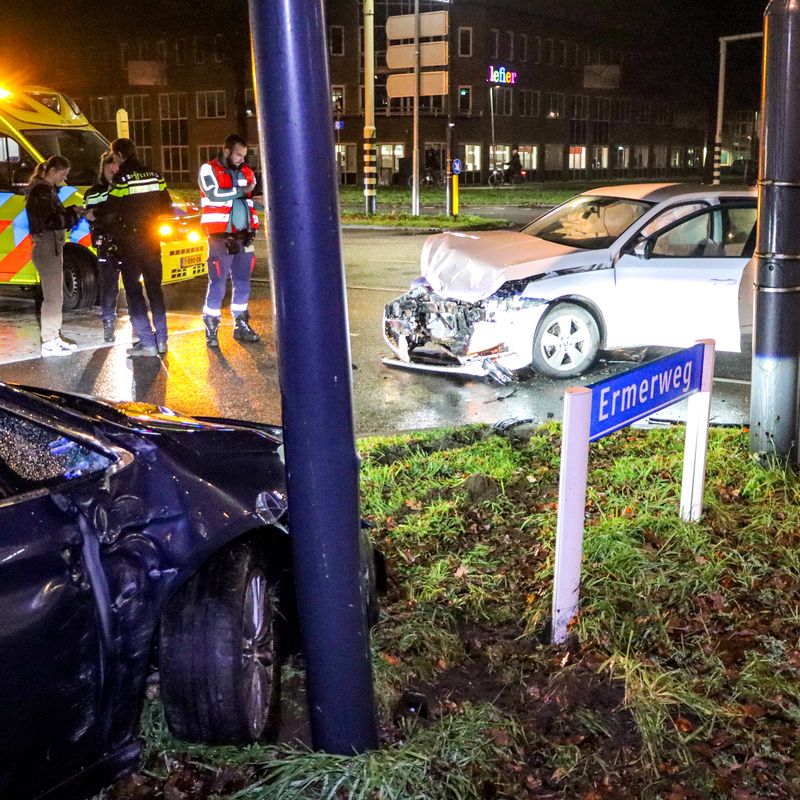 Gewonde bij botsing op kruising in Emmen - RTV Drenthe