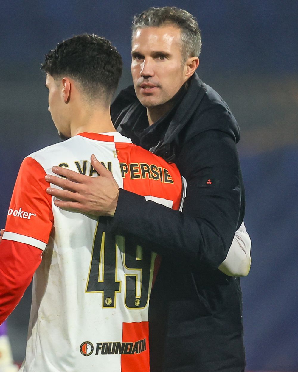 Van Persie verliest, maar ziet zijn zoon debuteren: 'Als vader is dit ...