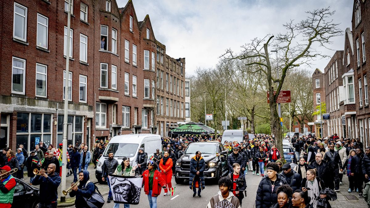 Honderden mensen nemen afscheid van Def Rhymz - RTV Utrecht