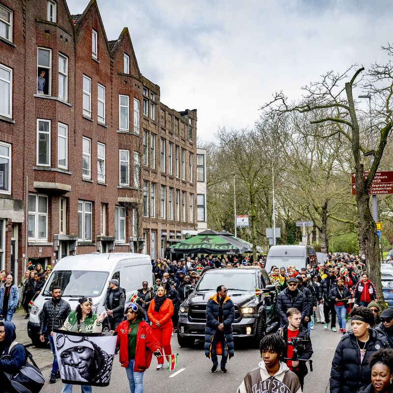 Honderden mensen nemen afscheid van Def Rhymz - RTV Utrecht