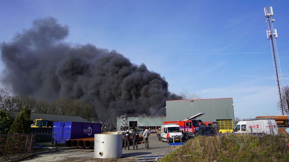 Waar klein dorp groot in kan zijn: bedrijf na brand met hulp van ...