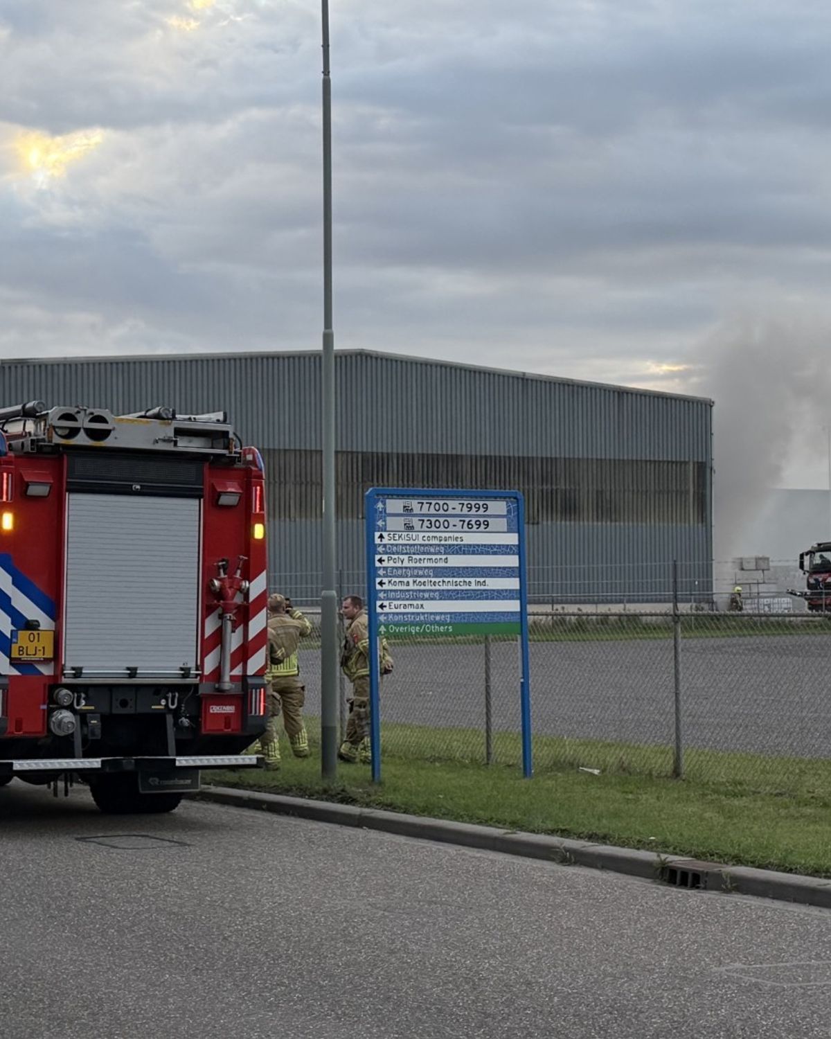 Groot alarm om brand in loods bij afvalverwerker - L1 Nieuws