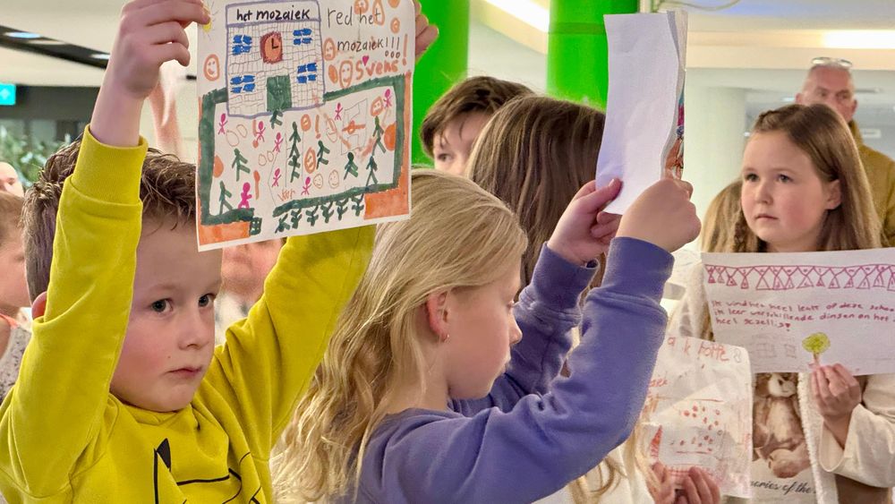 Leerlingen willen niet dat dorpsschool sluit: 'Ik vind het zo'n ...