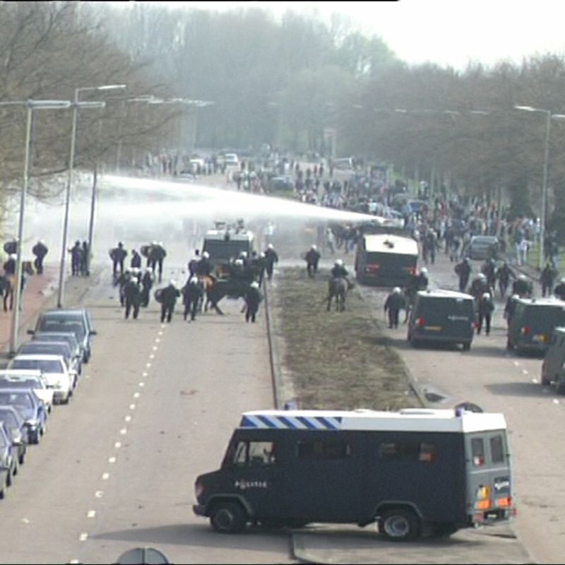 Archiefbeelden van de rellen rondom Feyenoord - Ajax in 2005 - Rijnmond