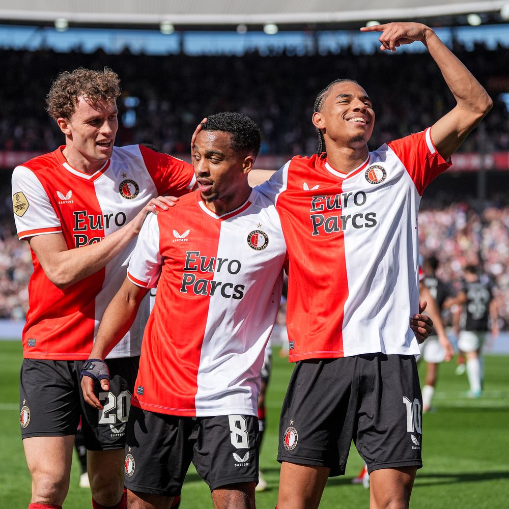 LEES TERUG: Feyenoord-Ajax (6-0) - Rijnmond