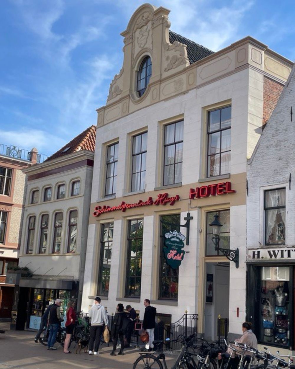 Schimmelpenninck Huys blijft open, Broodhuys wel dicht - RTV Noord