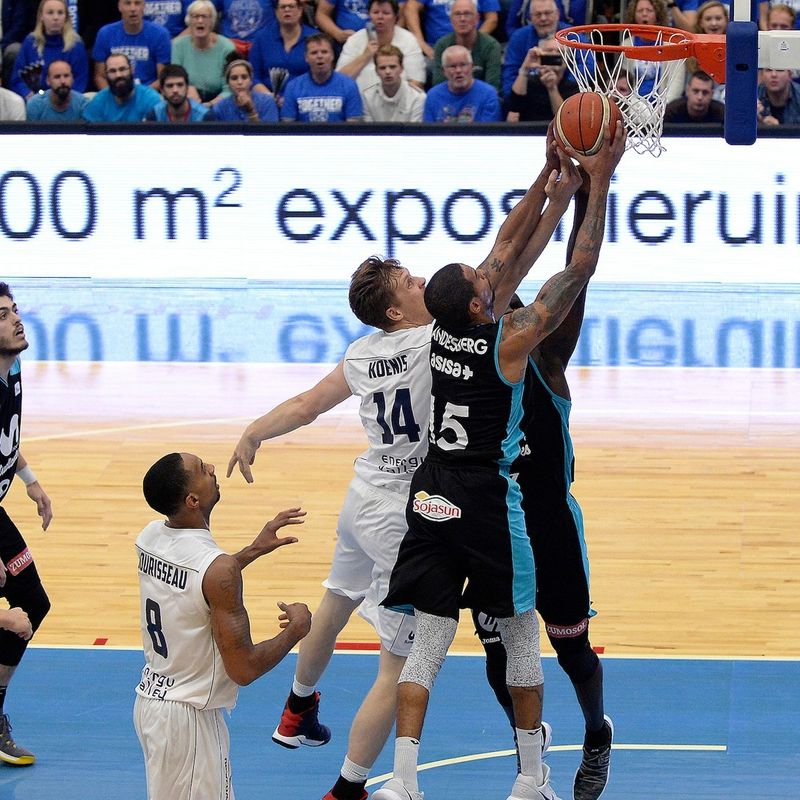 Donar levert topprestatie met gelijkspel tegen sterke Spanjaarden - RTV ...