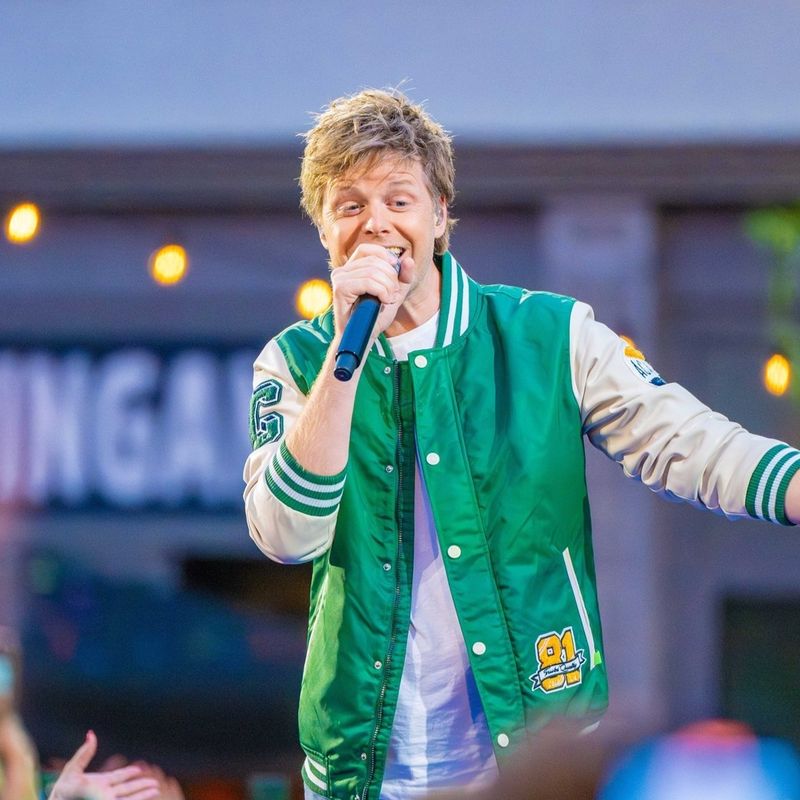 Lex Uiting presenteert samen met L1 het Regio Songfestival 2024 ...