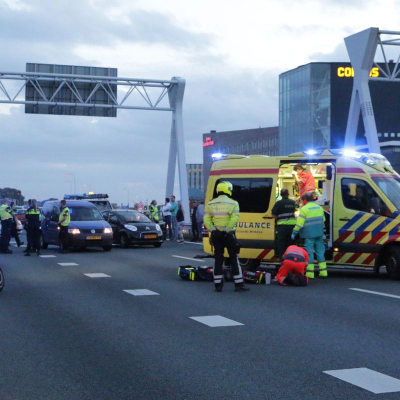 Traumahelikopter landt op snelweg A44 na ongeval - Omroep West