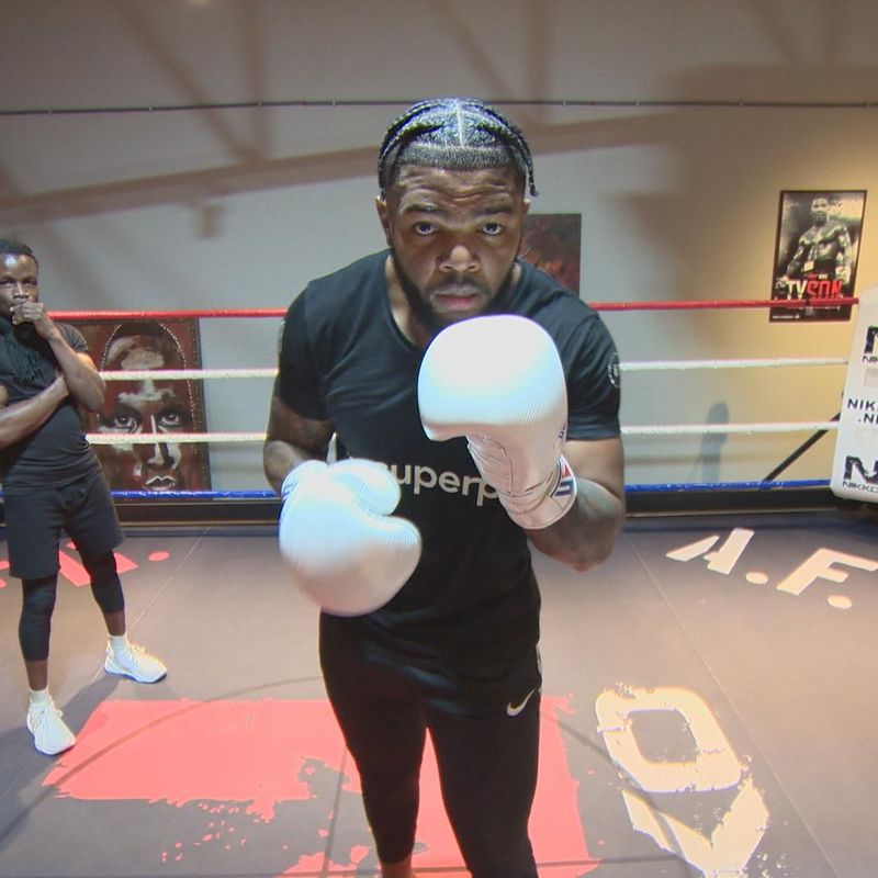 Regilio Tuur stoomt Luis Tavares klaar voor partij van zijn leven: 'Ik ...