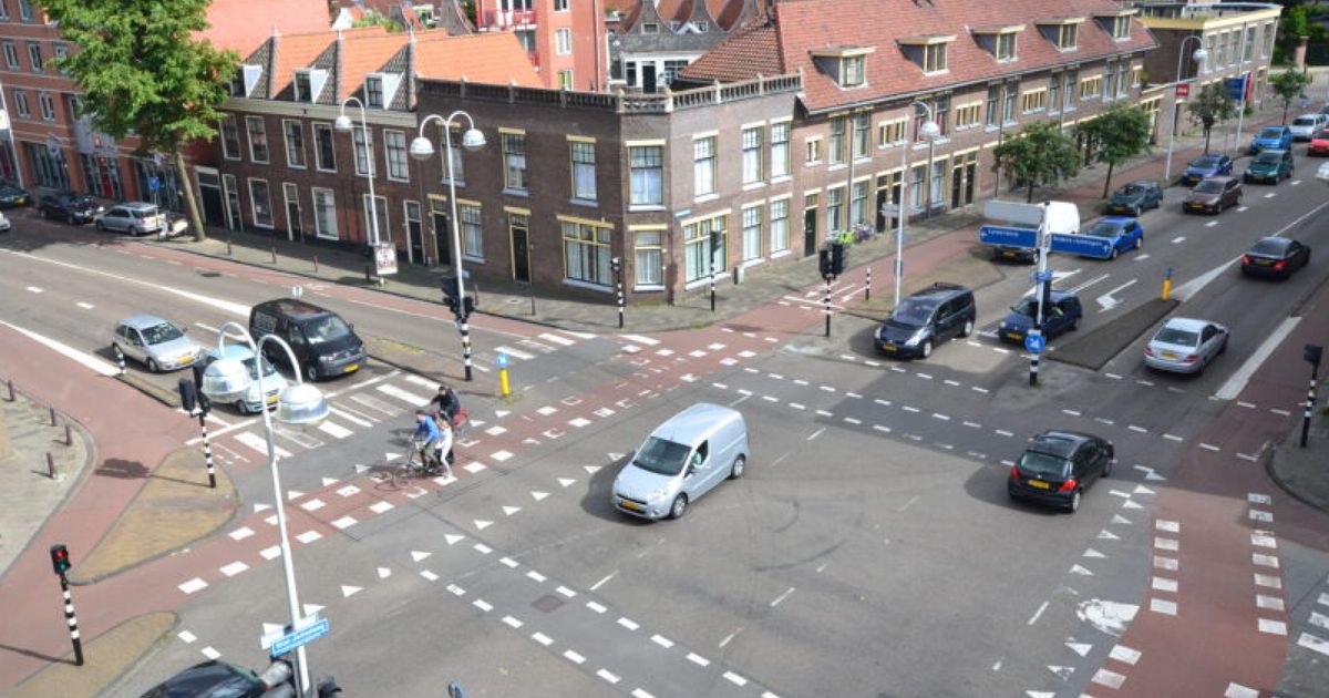 Maximumsnelheid op twee verkeersaders wordt teruggebracht naar 30 km/u - Omroep West