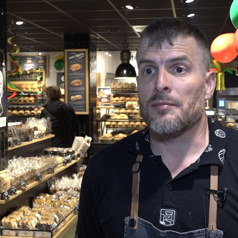 Bakker Bas maakt zich op voor hoogste bakkerstitel - L1 Nieuws