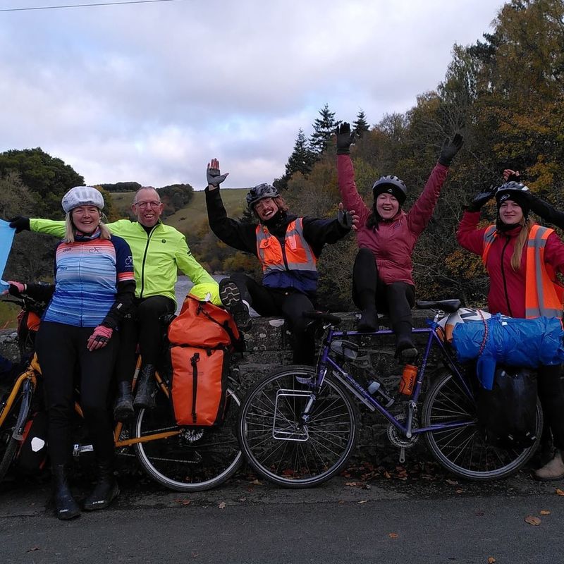 Klimaatfietsers aangekomen in Glasgow - Omrop Fryslân