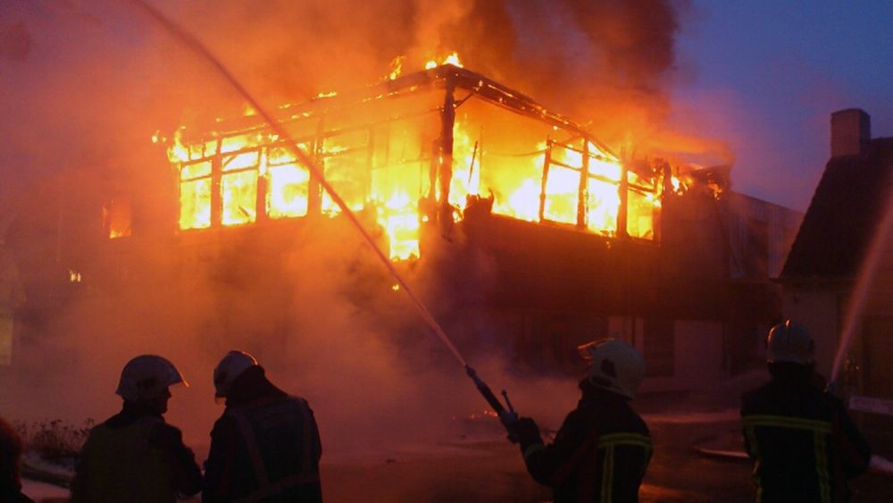 Partycentrum De Postwagen Tolbert door brand verwoest - RTV Noord