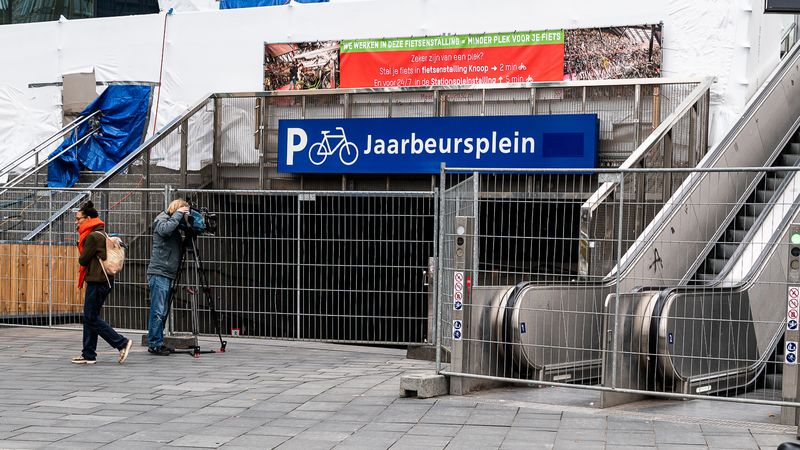 Nog meer dan 1000 fietsen in plotseling gesloten fietsenstalling ...