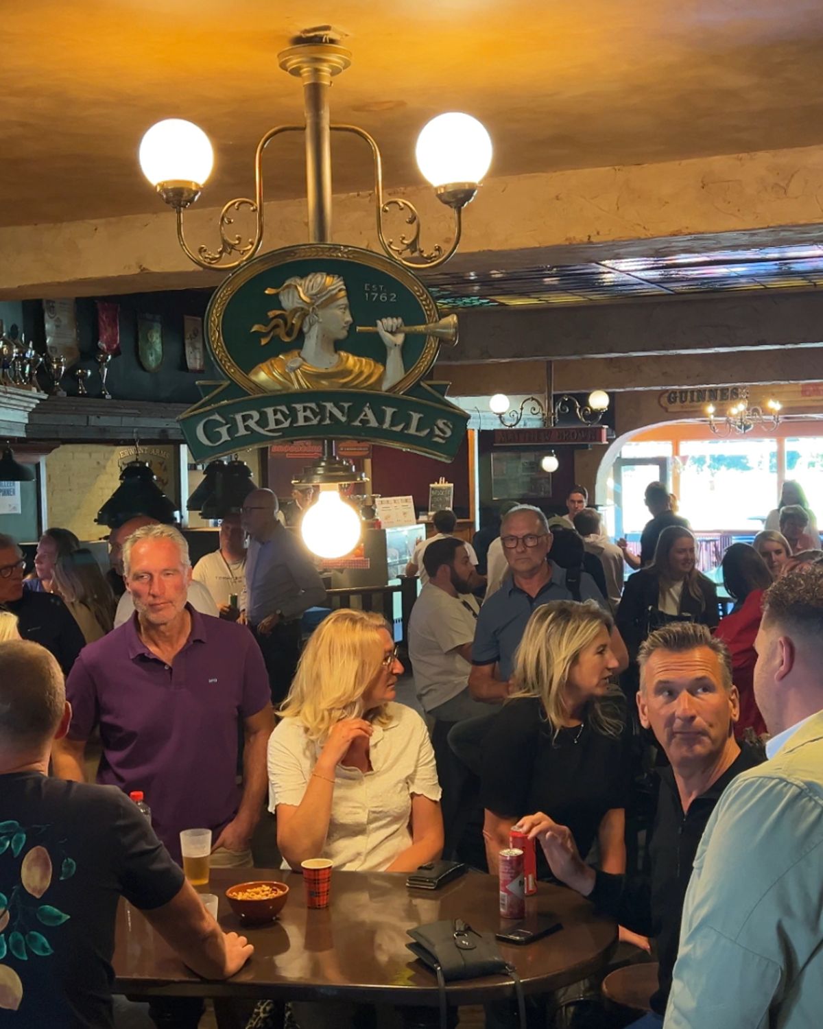 Tot later de kroeg in? De Bilt onderzoekt verruiming openingstijden ...