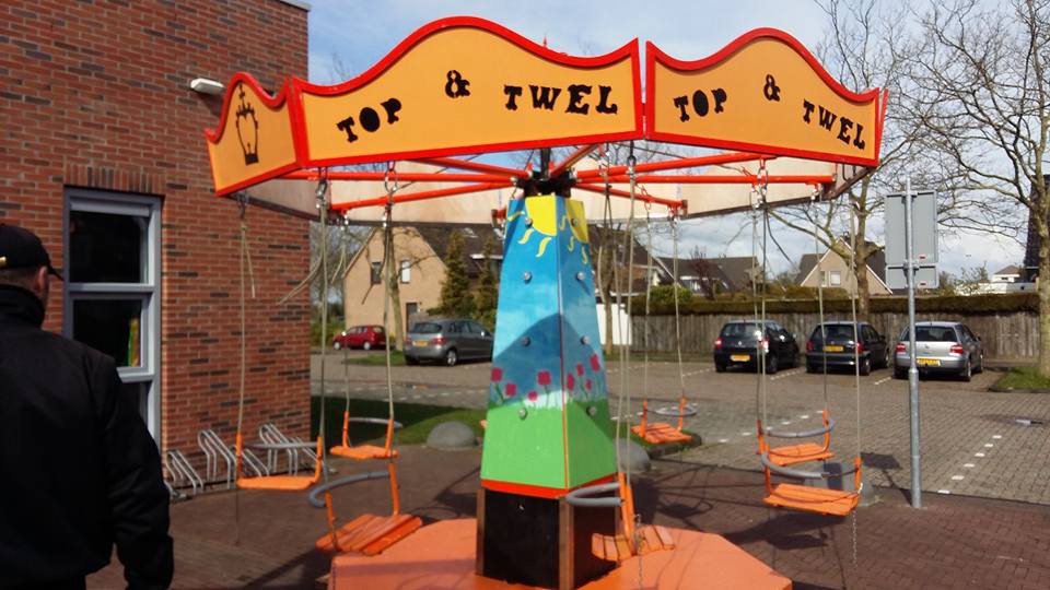 Iconische draaimolen van Top en Twel dreigt bij het oud ijzer te ...